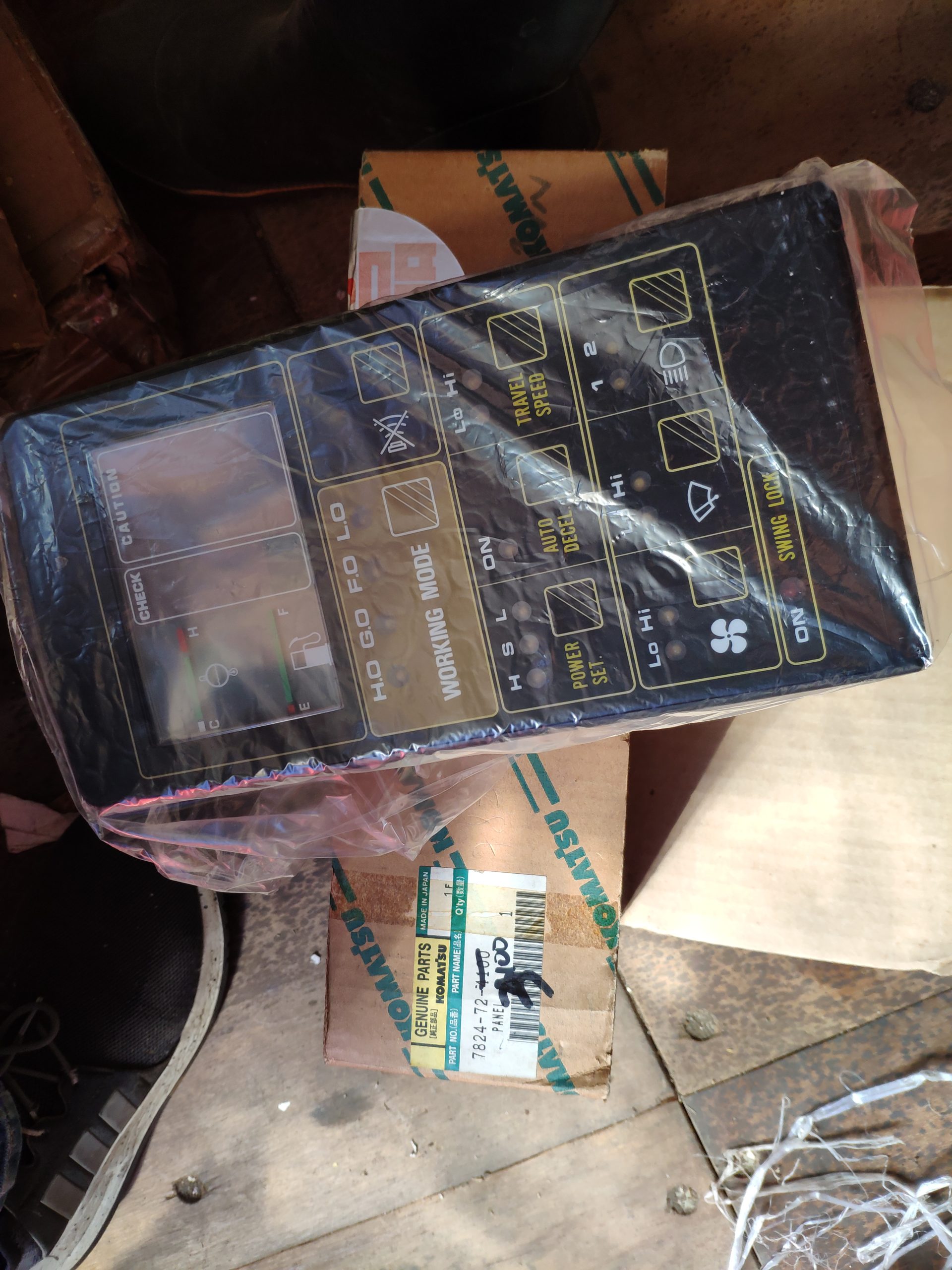 Komatsu PANEL ASSY (7824-72-4100) - AP Rentals